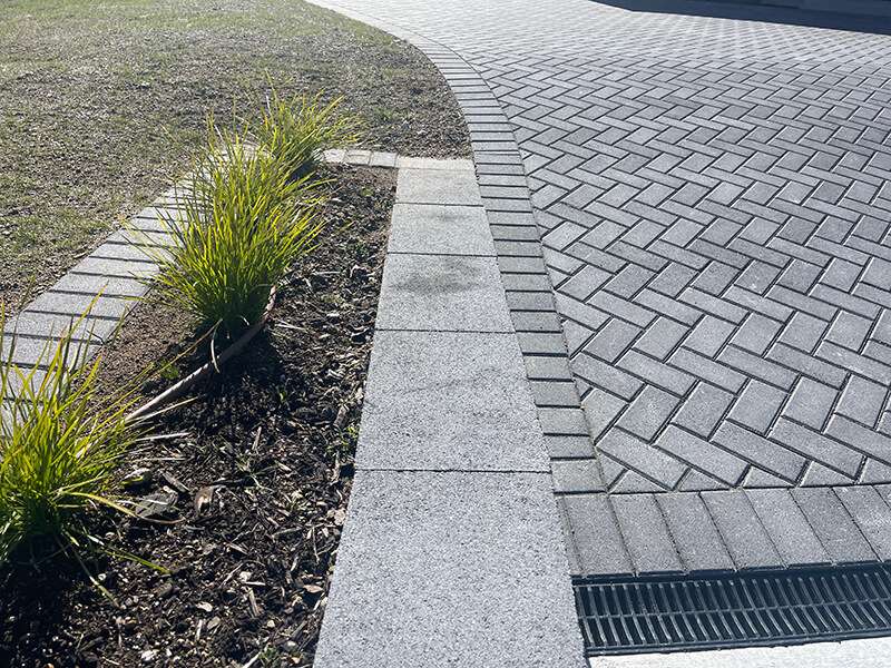 Rocklok-Segmental-Retaining-Wall-7 - Paeroa Precast + Landscape